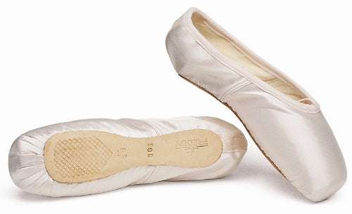 Rigidité cambrion/plateforme: très dure et résistante - Empeigne: haut